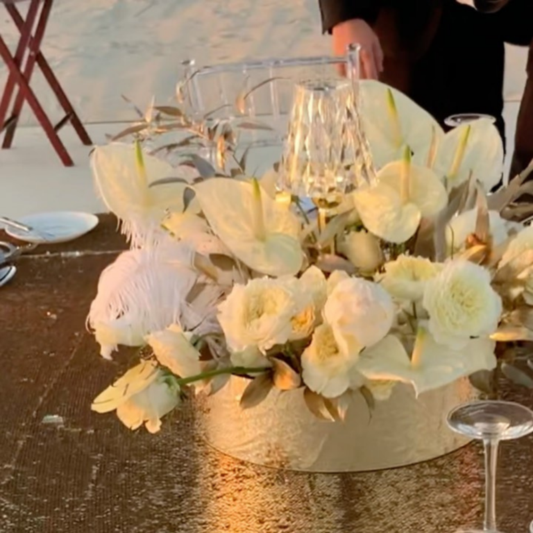 Centre Table Flower Decoration | Flower Decoration | FirenzeFlora